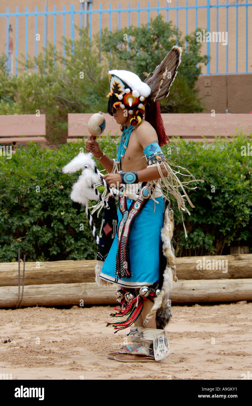 Zuni Red-Tailed Hawk Dancer performing the Turkey Dance at the ...
