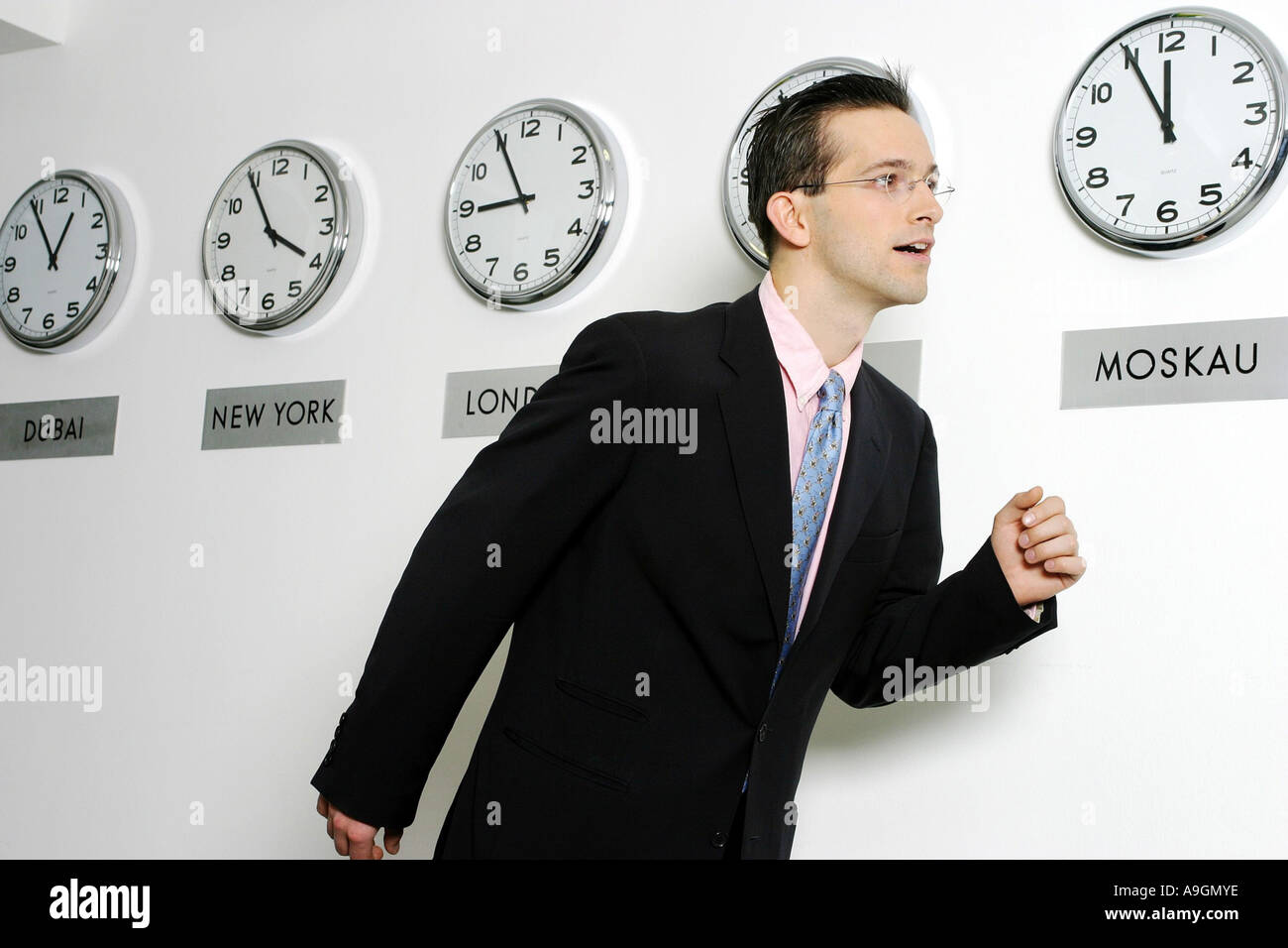 Lateral view young man walking hi-res stock photography and images - Alamy