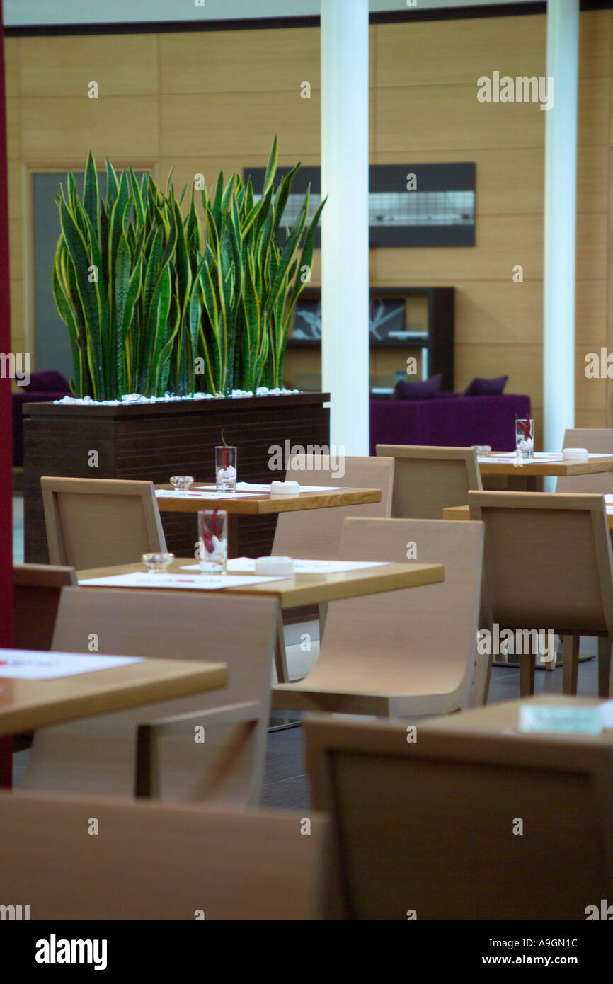 Dinner place settings and tables and chairs hi-res stock photography ...