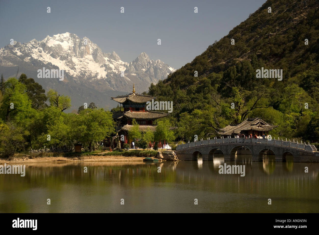 Lijiang's Black Dragon Pool with Moon Embracing Pavilion and Belt ...