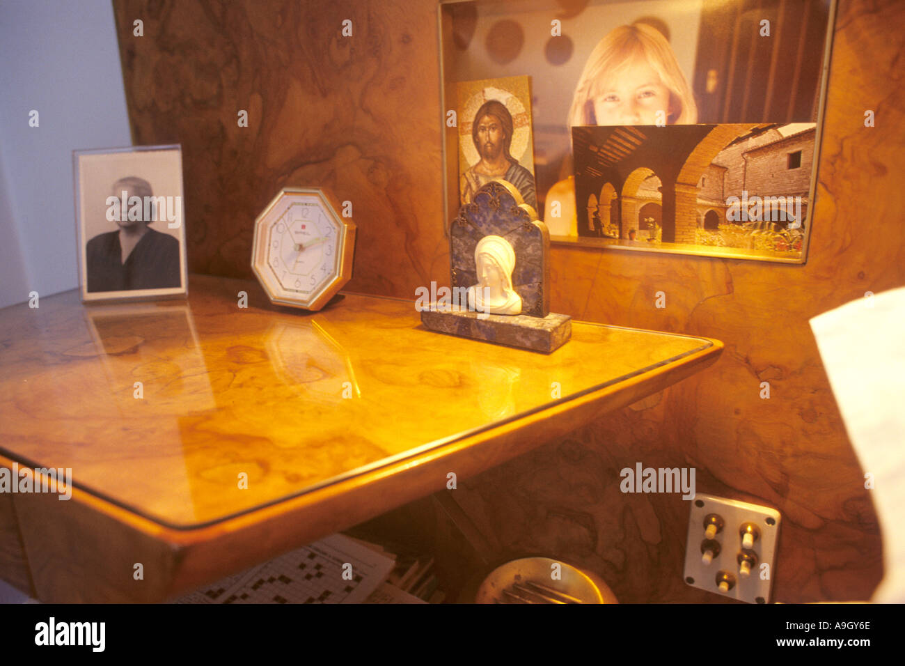 Italy old people life in house Stock Photo - Alamy