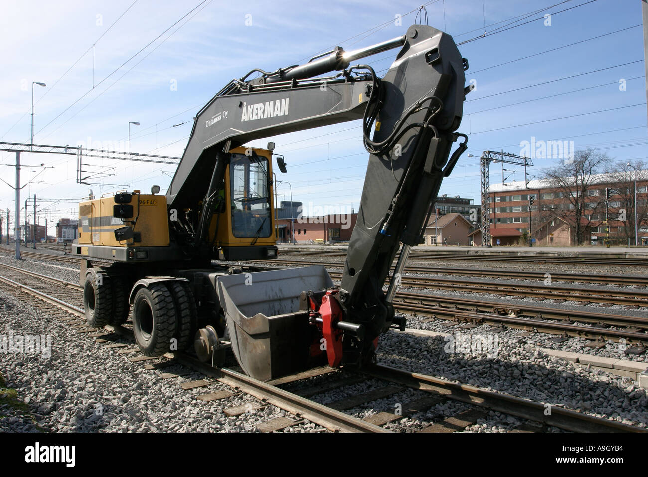 Excavator working on railway hi-res stock photography and images - Alamy