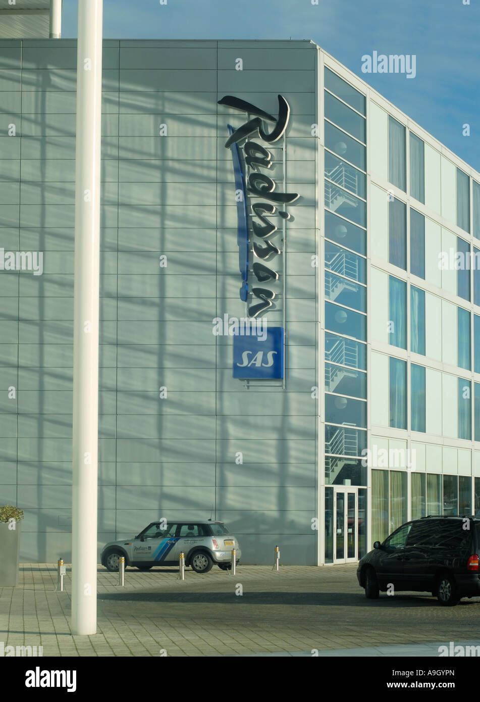 The Radisson SAS hotel at Stansted Airport Stock Photo - Alamy