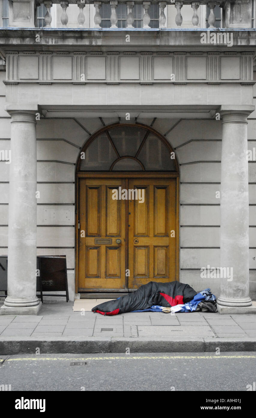 Homeless london street hi-res stock photography and images - Alamy