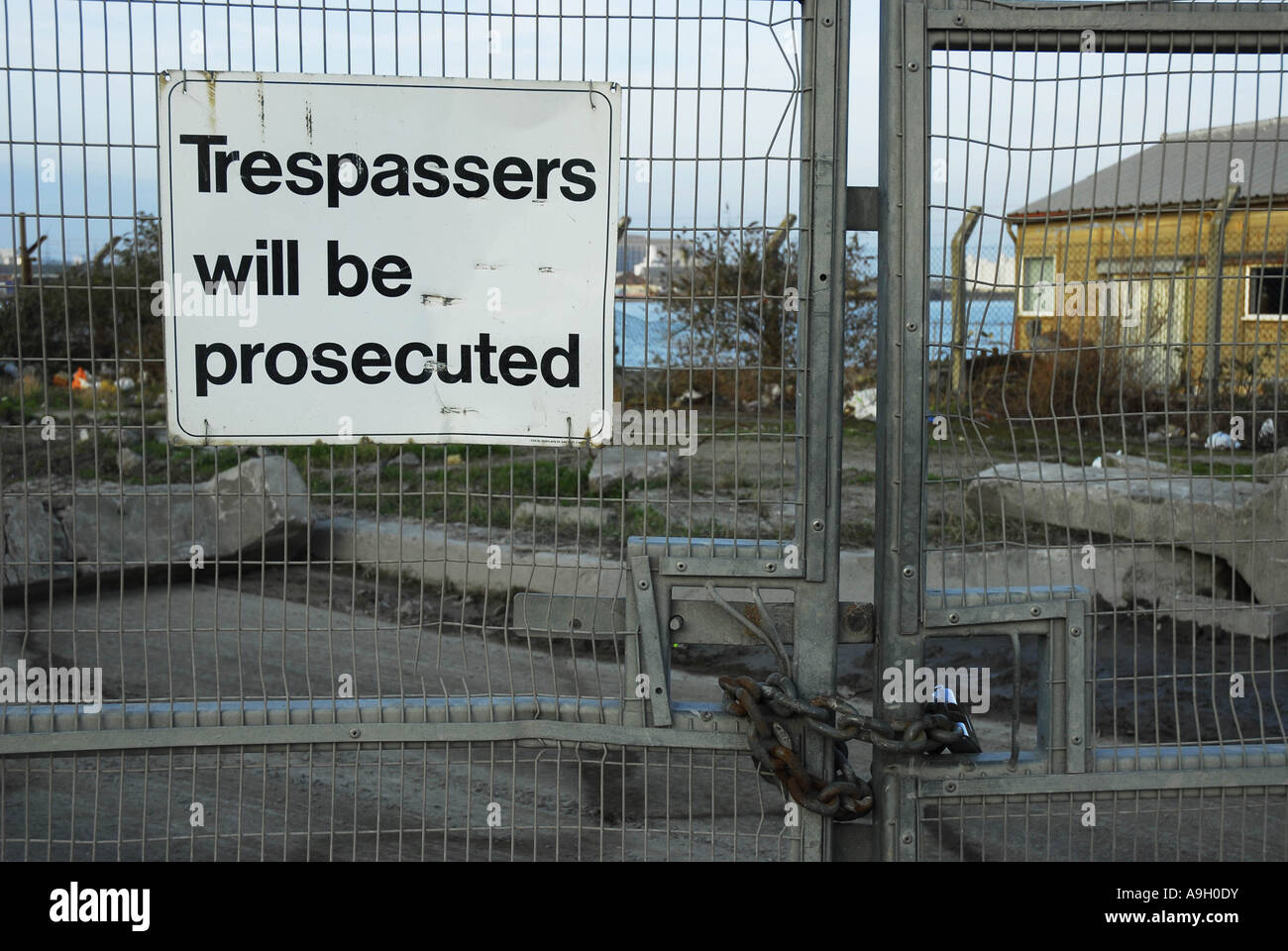 Trespassers will be prosecuted hi-res stock photography and images - Alamy