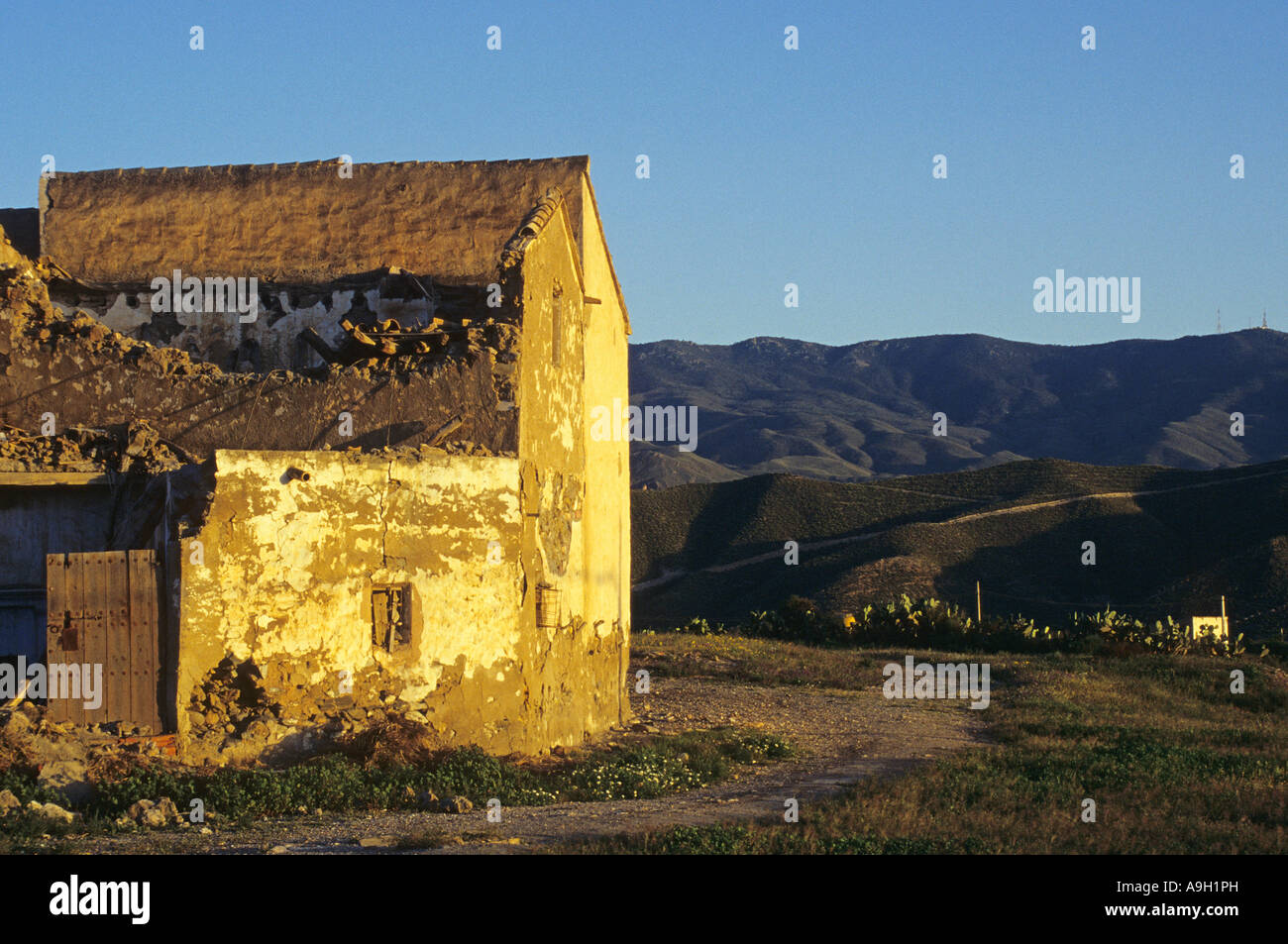 Tumbledown house in sierra de hi-res stock photography and images - Alamy