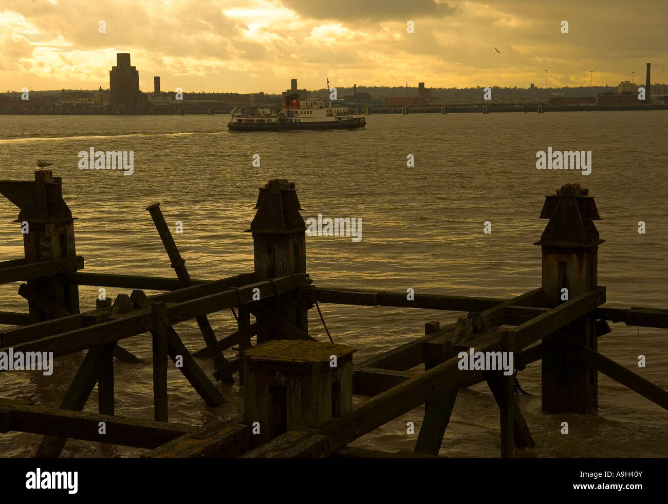 Ferry crossing the Mersey Stock Photo - Alamy