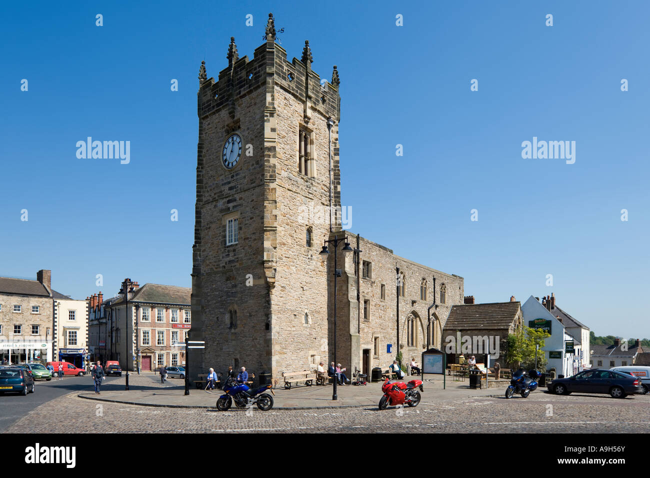 Trinity Church Square, Town Centre and Market Place, Richmond ...