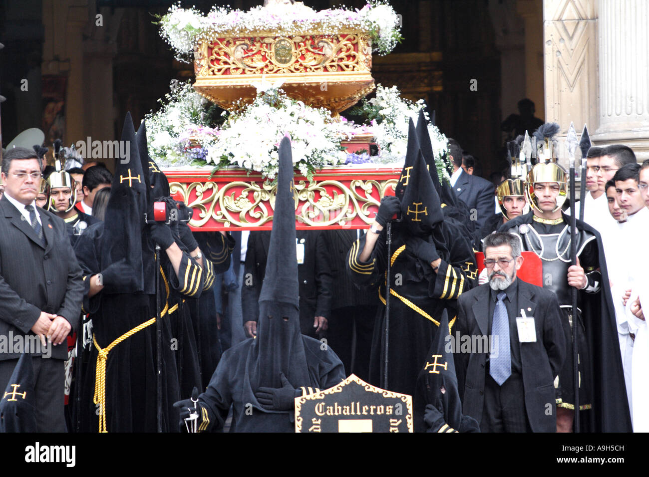 Ku klux klan costume hi-res stock photography and images - Alamy