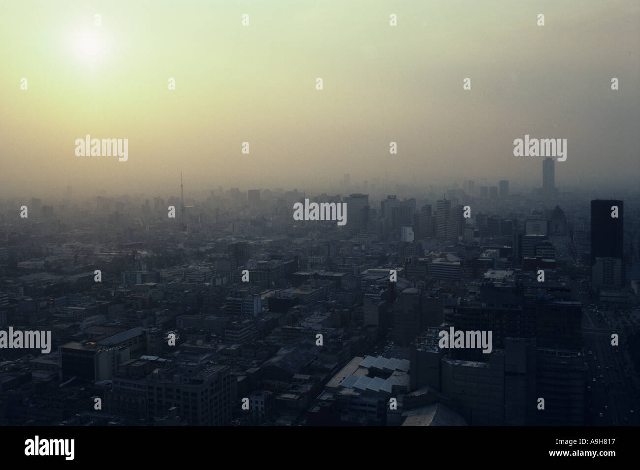Photochemical smog hi-res stock photography and images - Alamy
