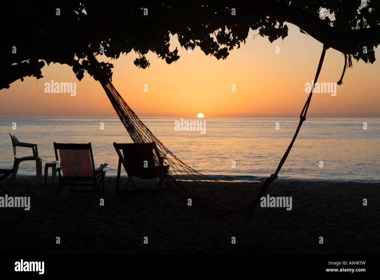 Sunset maldivian beach hi-res stock photography and images - Alamy