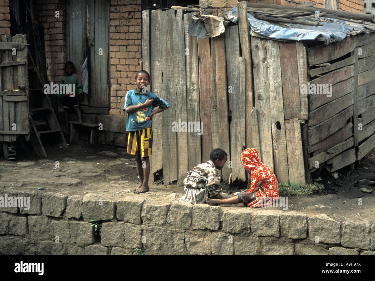 Children slum hi-res stock photography and images - Alamy