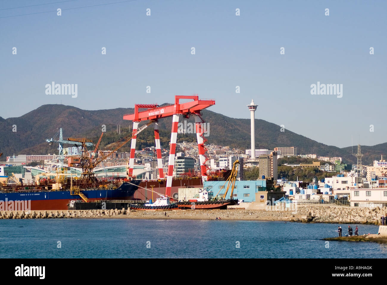 Shipyard busan south korea hi-res stock photography and images - Alamy