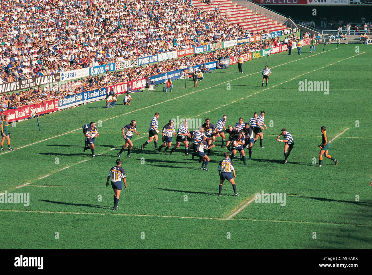 Rugby crowd in stadium hi-res stock photography and images - Alamy
