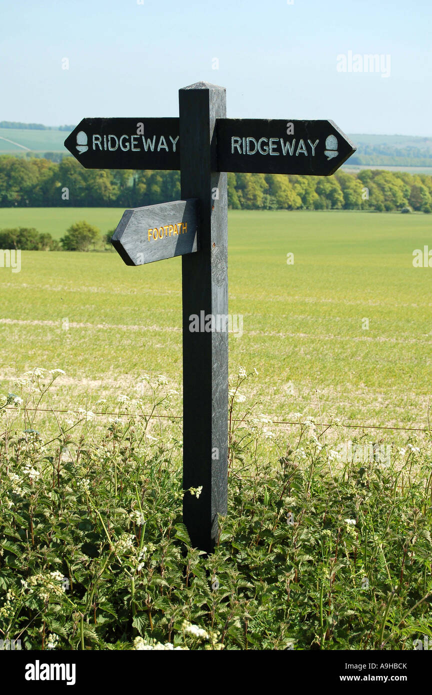 Ridgeway wiltshire cycle hi-res stock photography and images - Alamy