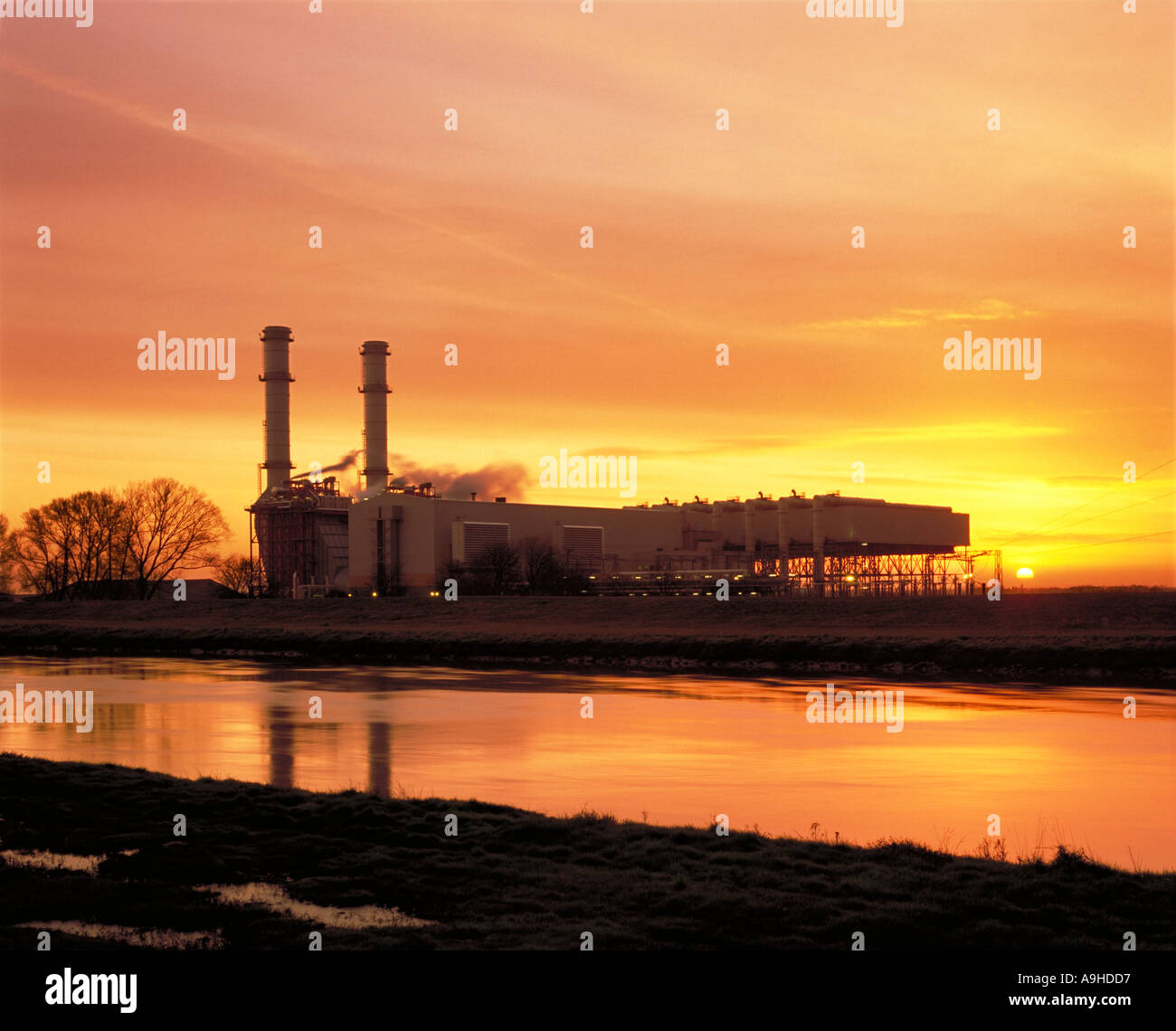 Combined cycle power station hi-res stock photography and images - Alamy