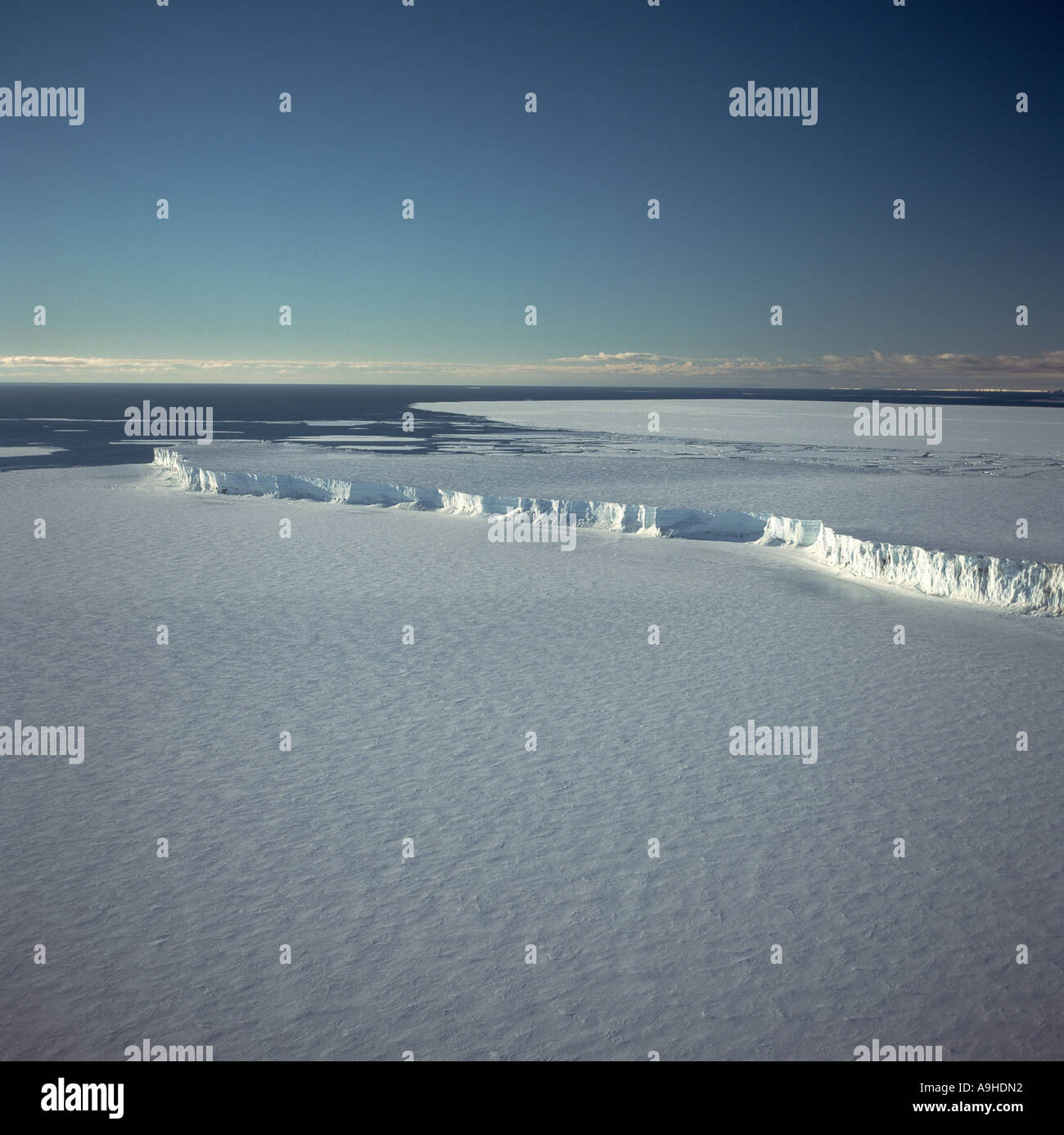 Antarctic ice shelf edge hi-res stock photography and images - Alamy