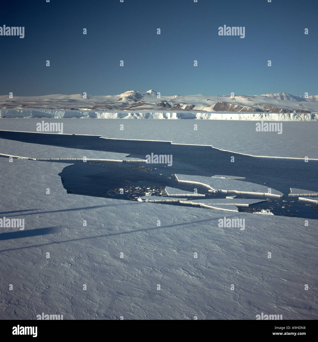 Transantarctic mountains in antarctica hi-res stock photography and ...