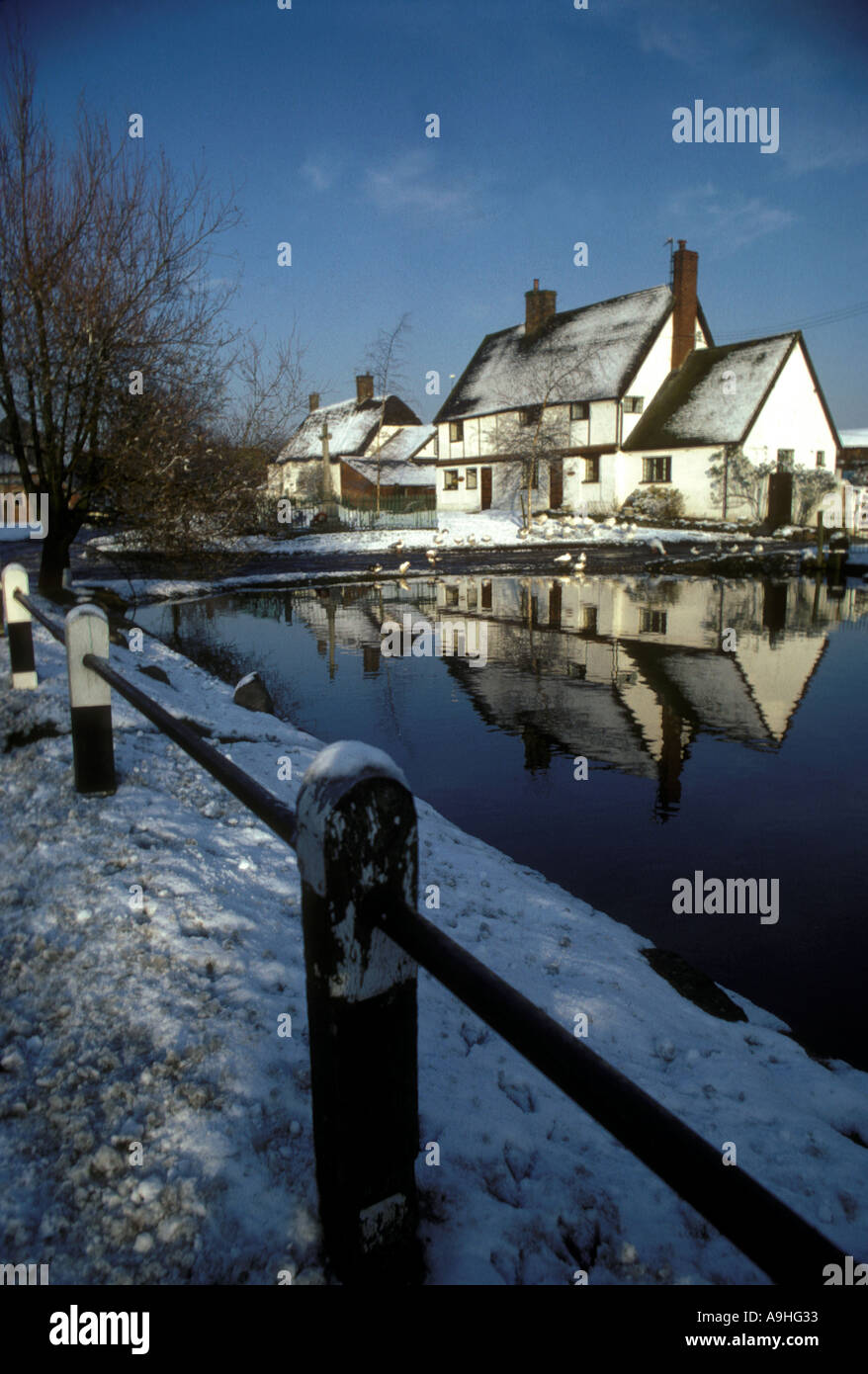 Childrey hi-res stock photography and images - Alamy