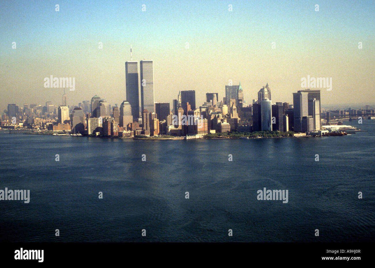 Ariel view manhattan skyscrapers nyc hi-res stock photography and ...