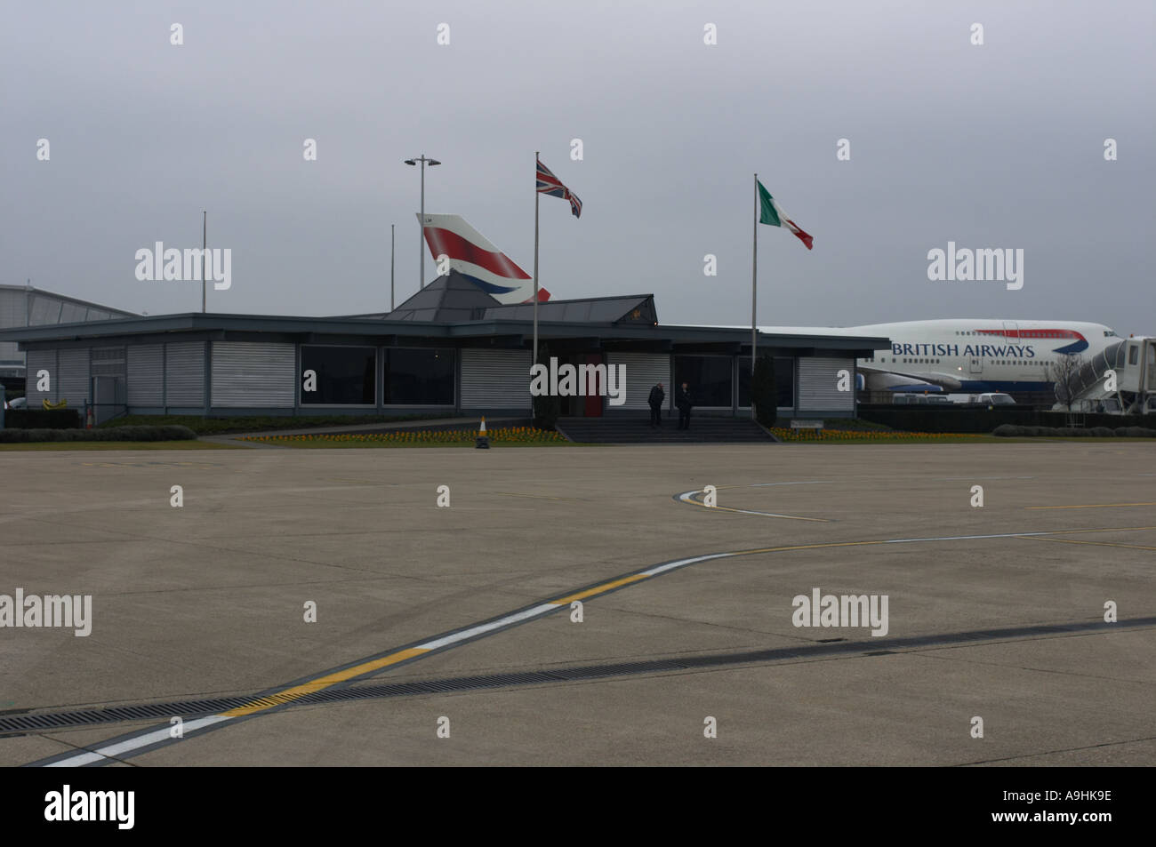 Airside entrance to the Royal Suite and British Airways 747 aircraft in ...