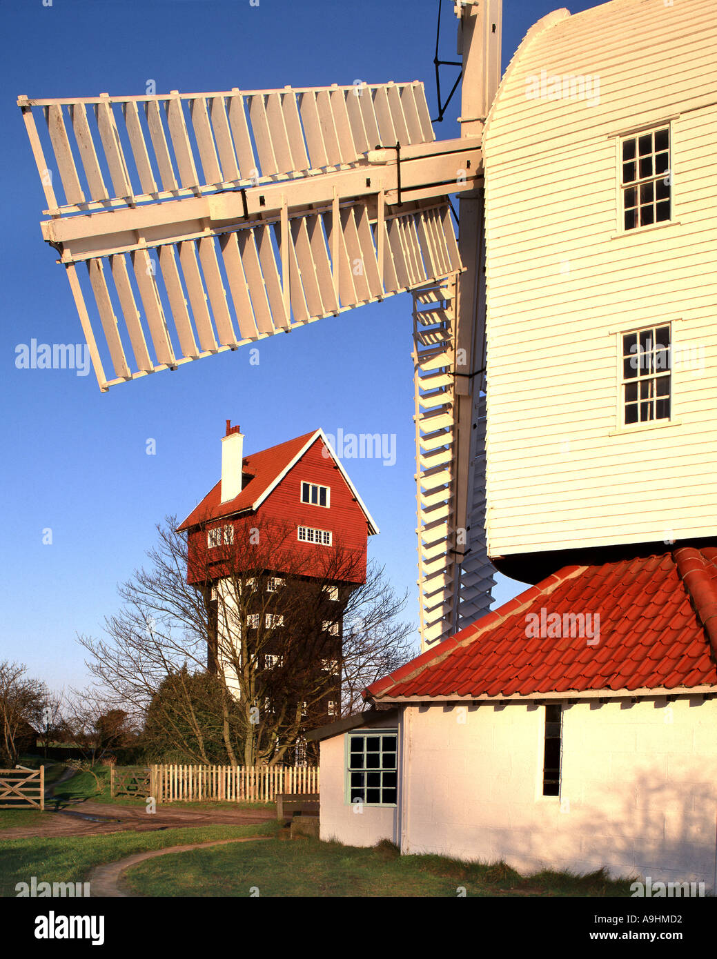 English mill house hi-res stock photography and images - Alamy