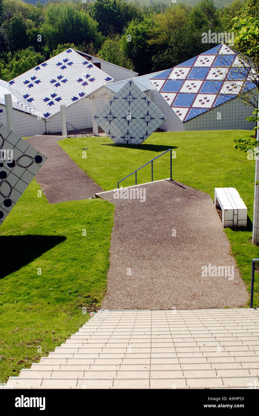 Faience tiles hi-res stock photography and images - Alamy