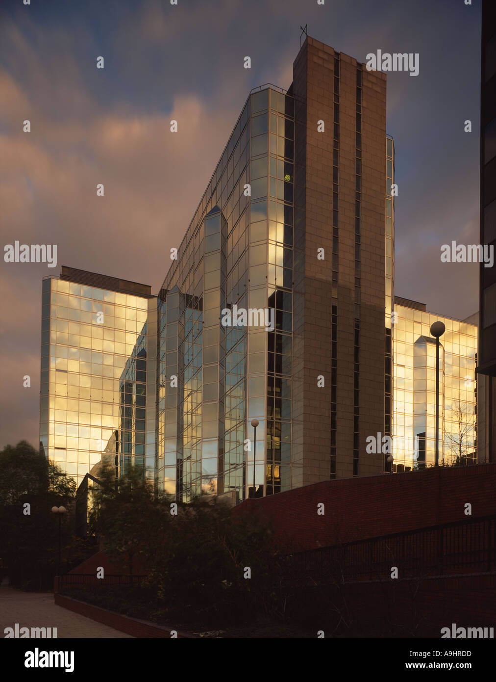 Office building hammersmith london hi-res stock photography and images ...