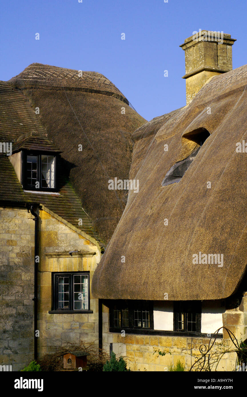 A thatched cottage in the Stanton, Cotswold, UK Stock Photo - Alamy