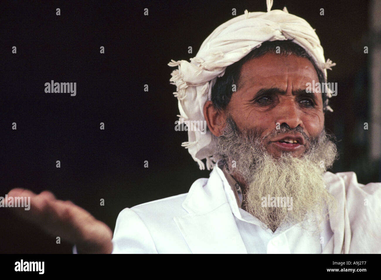 Yemen man portrait people hi-res stock photography and images - Alamy