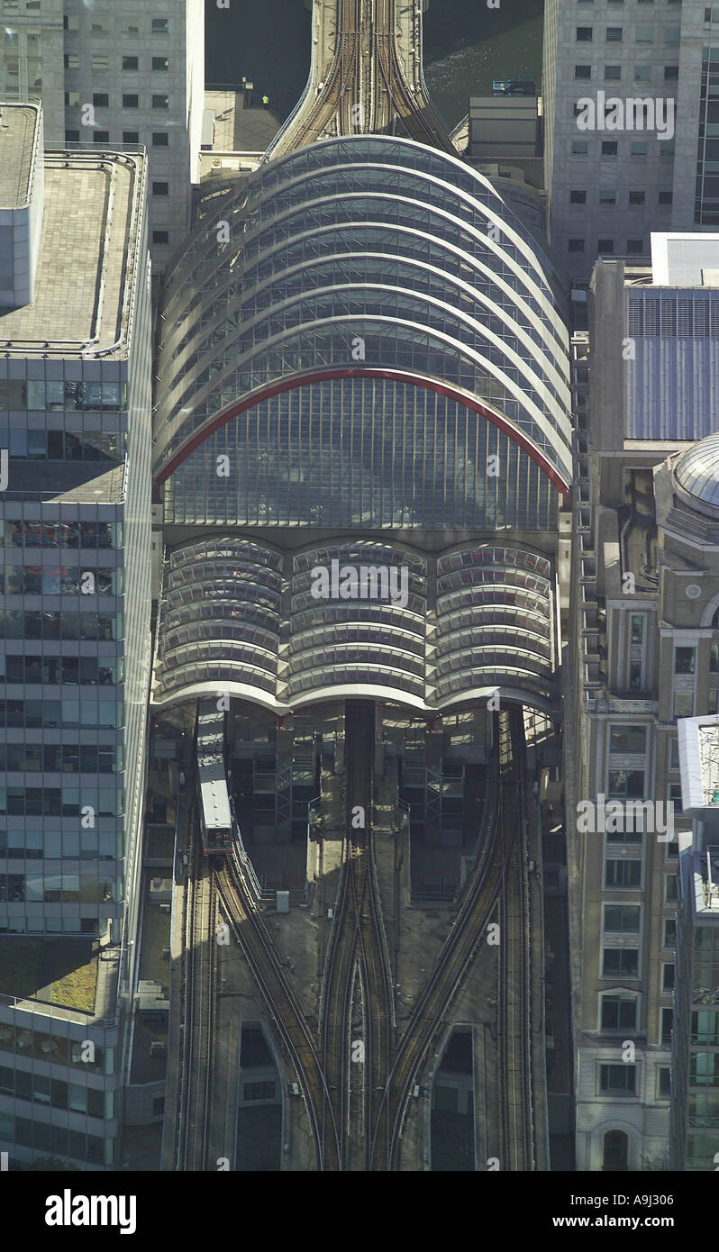 Dlr aerial canary wharf hi-res stock photography and images - Alamy