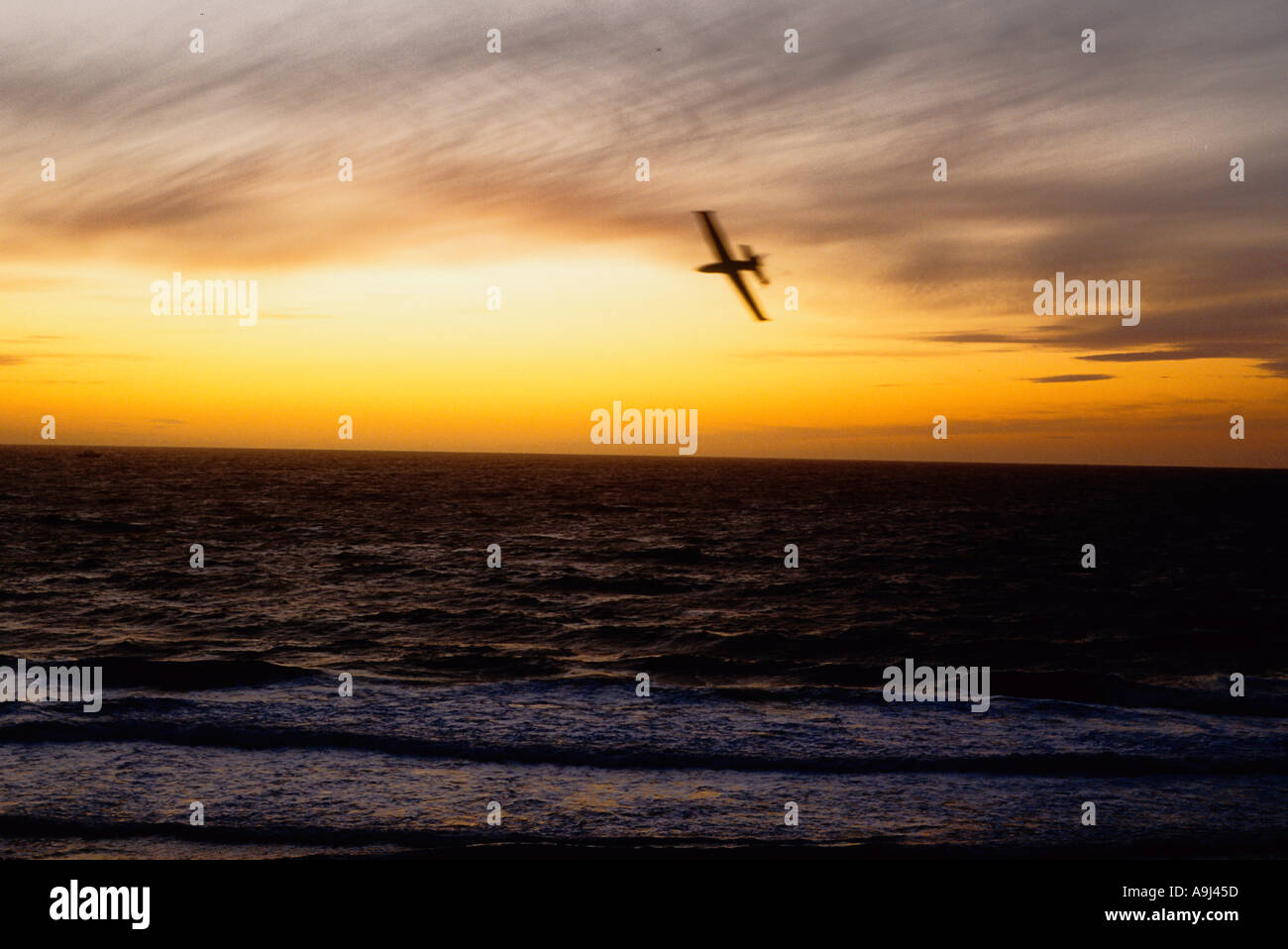 Airplane radio hi-res stock photography and images - Alamy