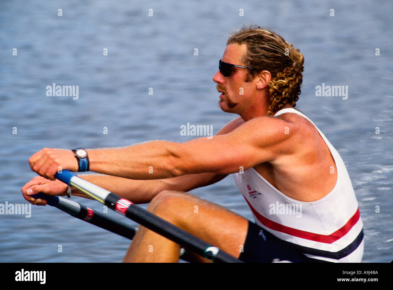Man rowing single scull rowboat hi-res stock photography and images - Alamy
