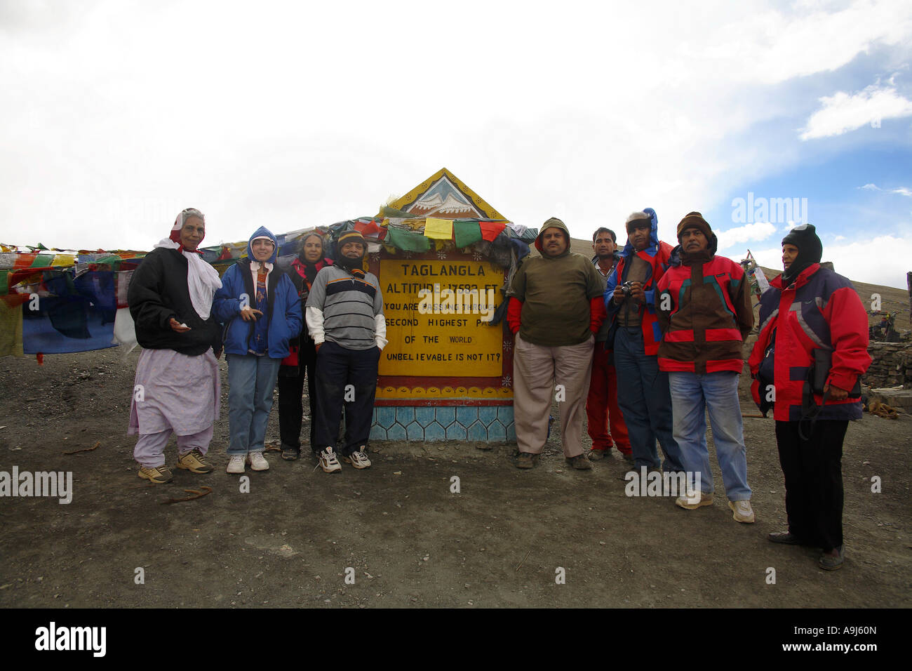Tanglang-la pass at height way to Ladakh, Himachal pradesh, India Stock ...