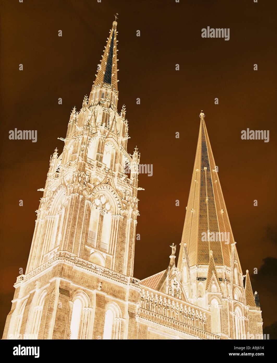 Towering monuments hi-res stock photography and images - Alamy