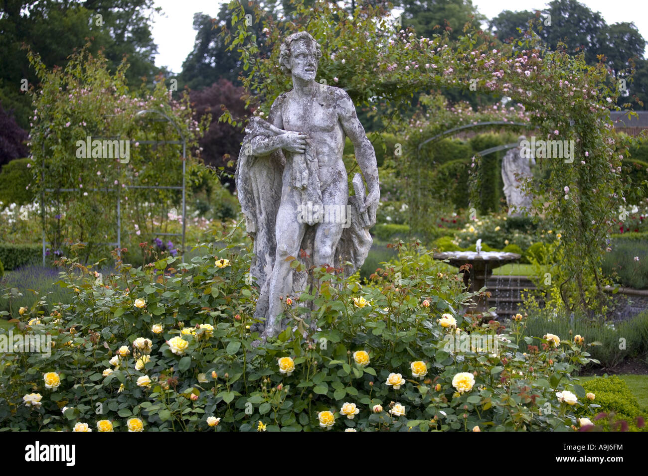 Houghton hall rose garden norfolk hi-res stock photography and images ...