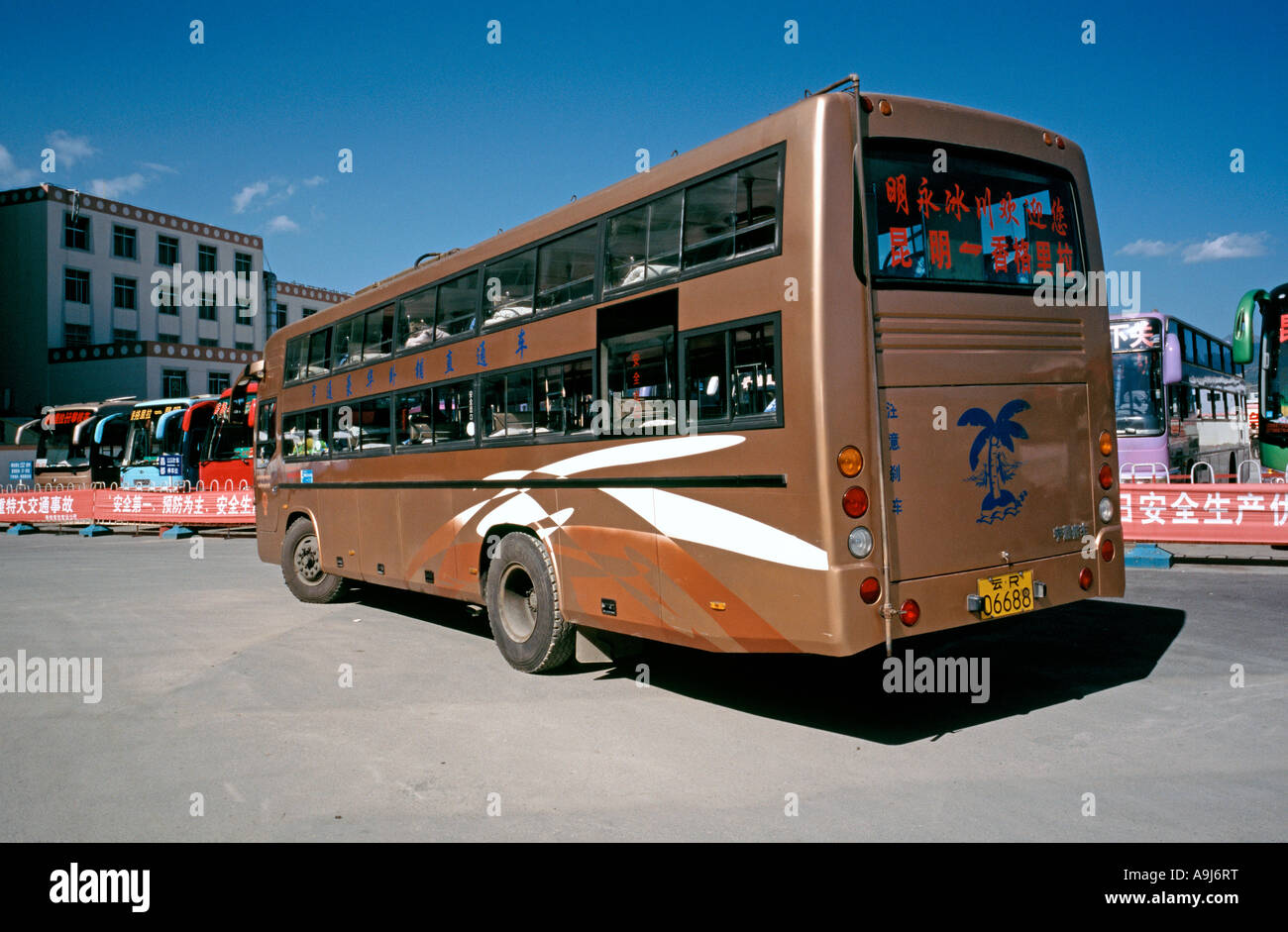 Chinese Bus Stock Photos & Chinese Bus Stock Images - Alamy