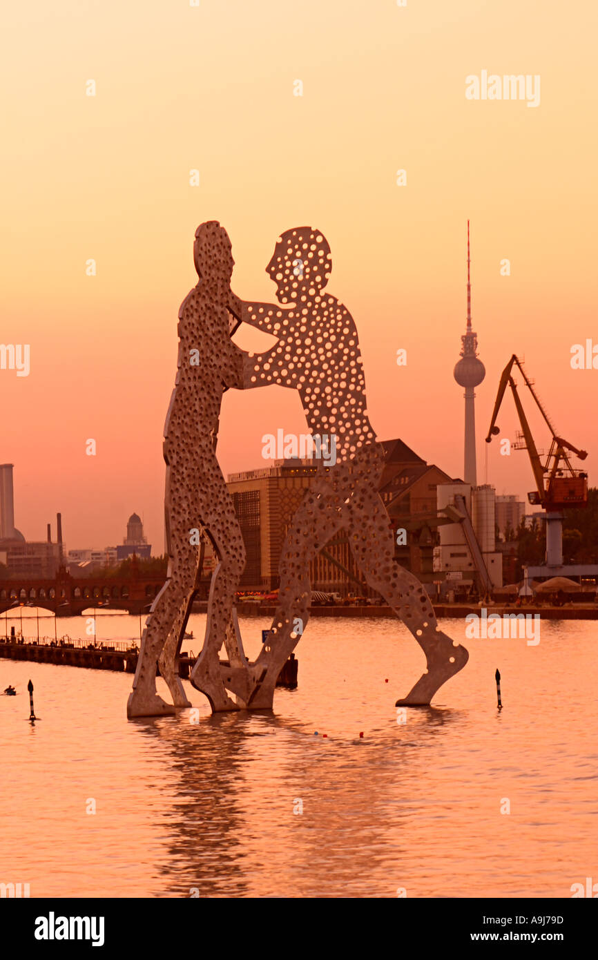 Molecule Man Sculpture by Artist Jonathan Borofsky, River Spree, Berlin ...