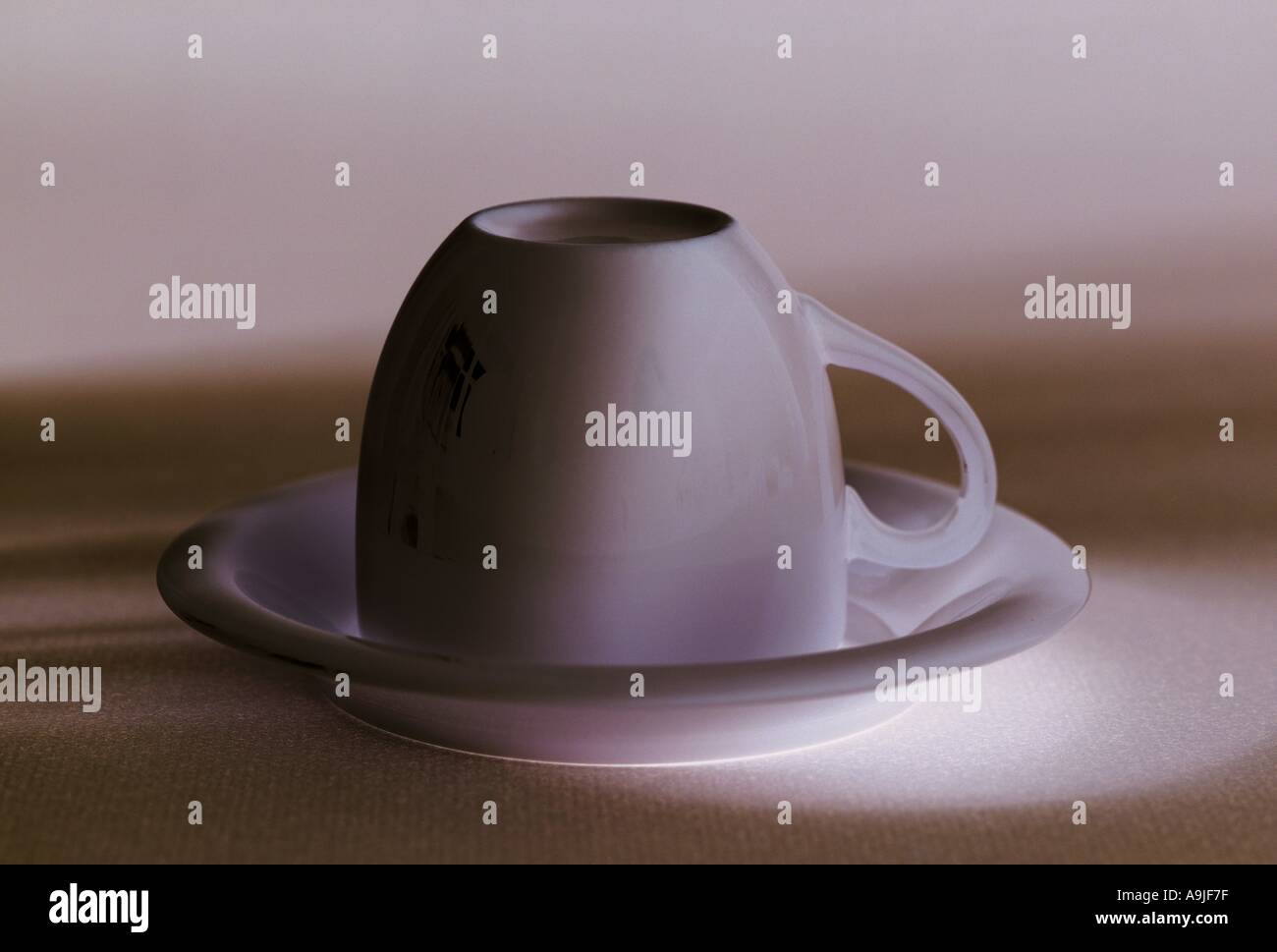 Inverted saucer hi-res stock photography and images - Alamy
