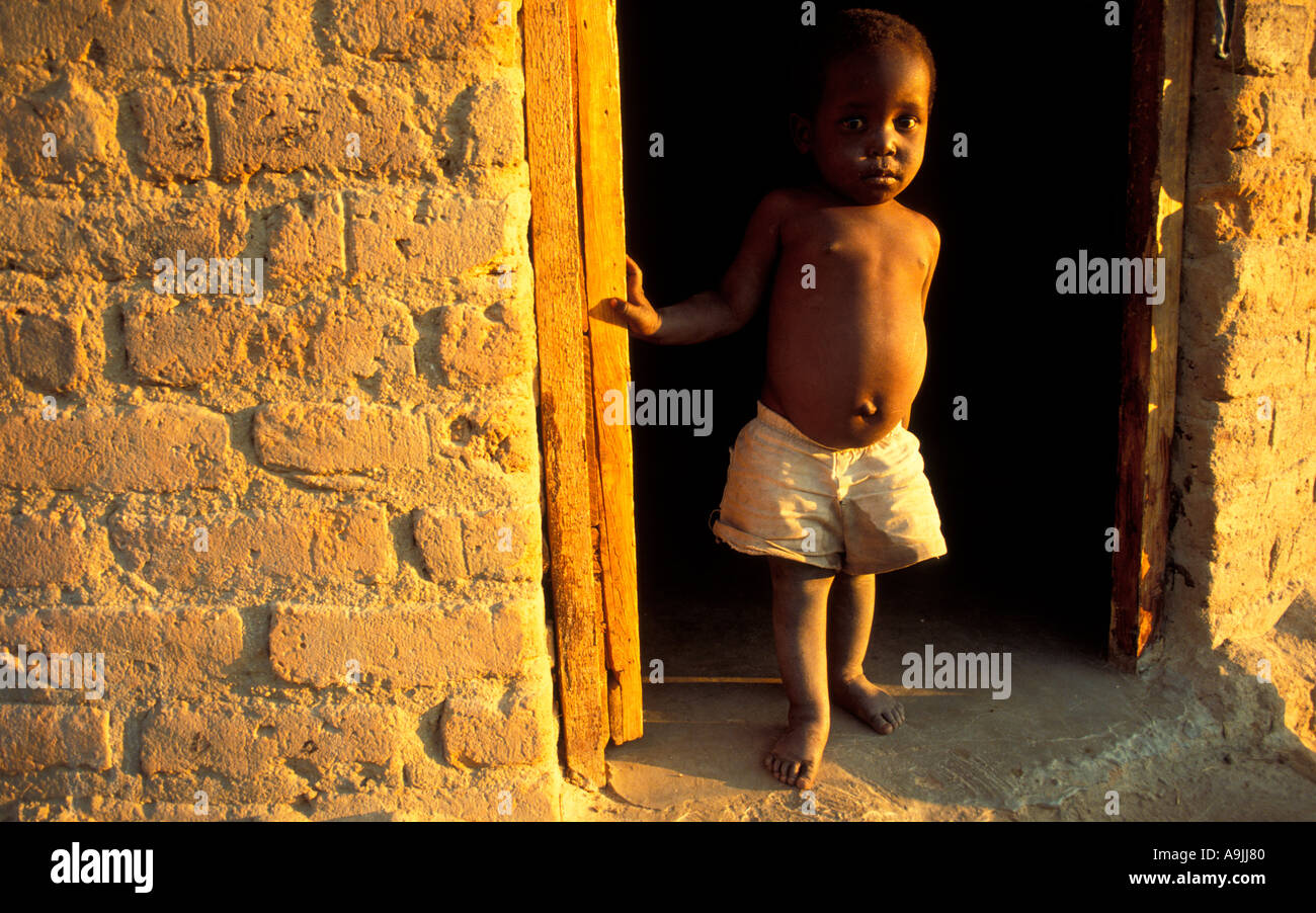 Shona tribe hi-res stock photography and images - Alamy