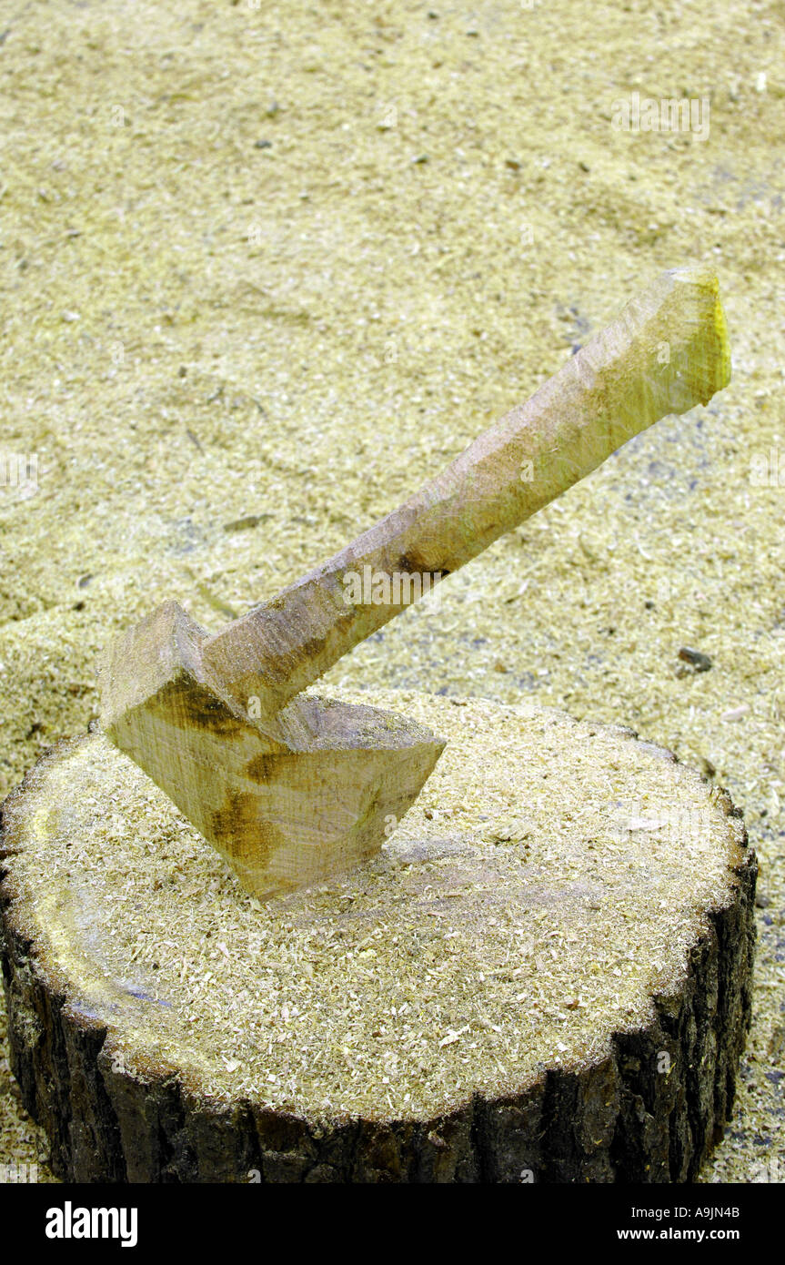 wooden axe and chopping block Stock Photo - Alamy