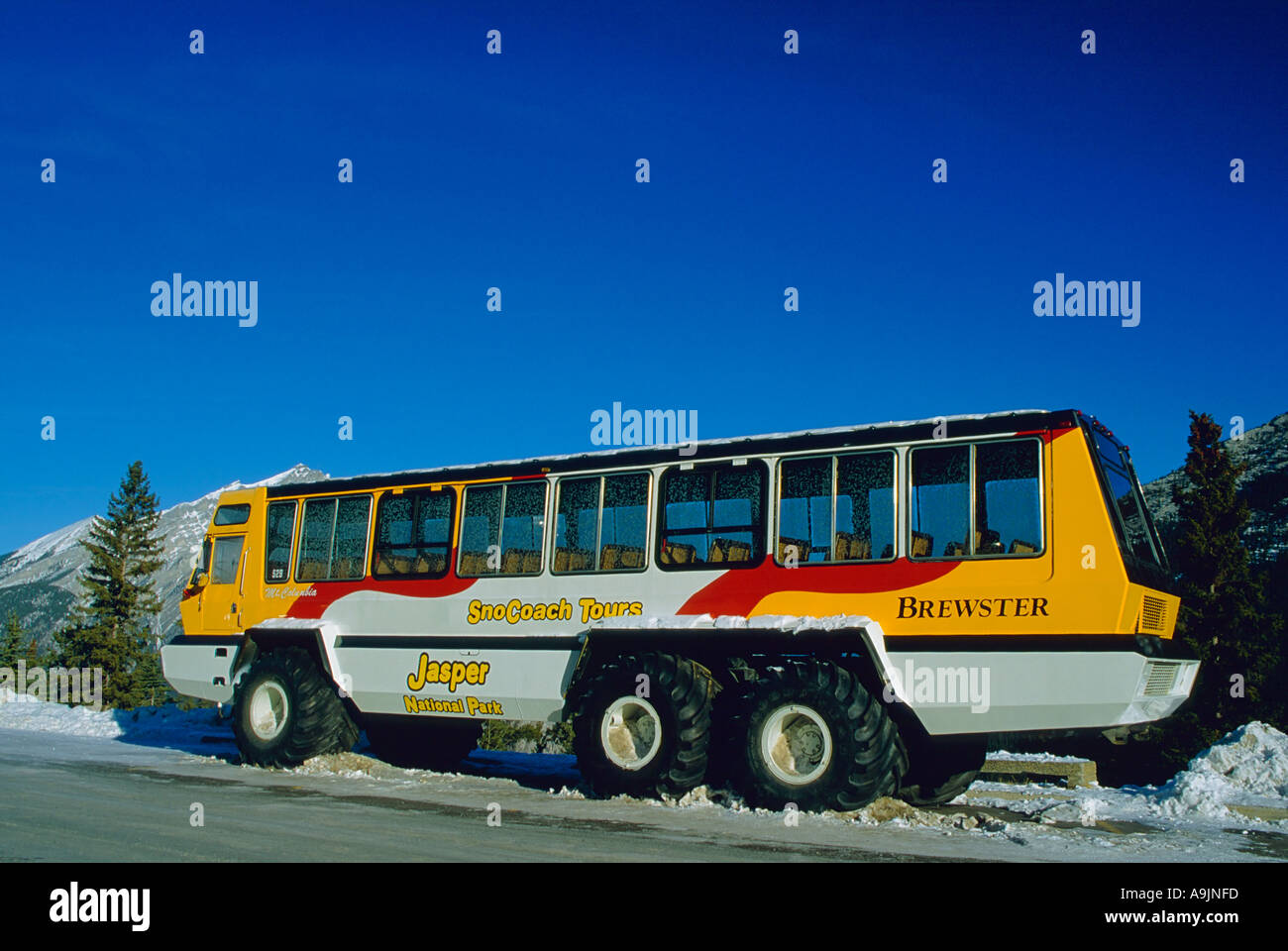 Snowcoach hi-res stock photography and images - Alamy