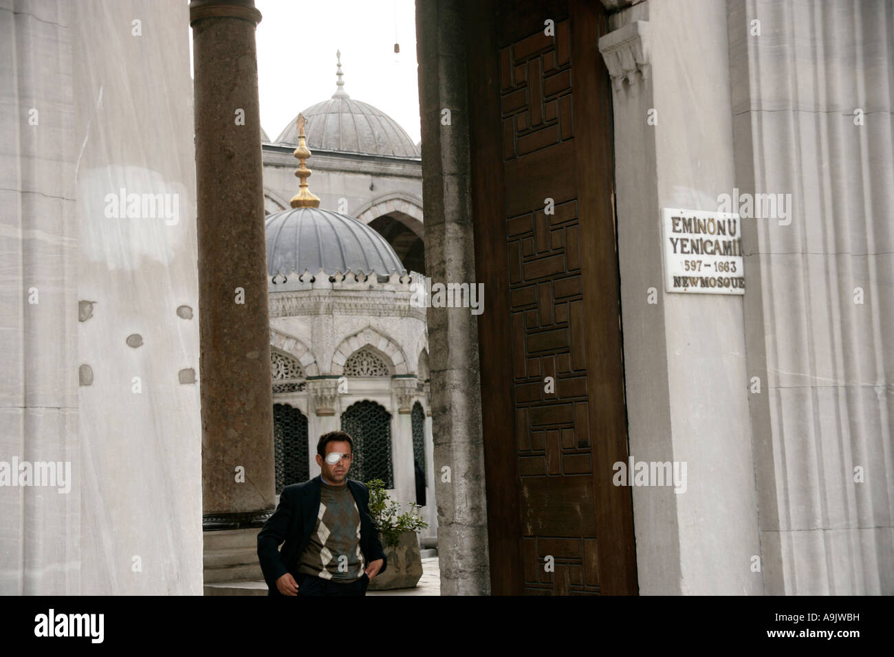 Mosque worshipper hi-res stock photography and images - Alamy