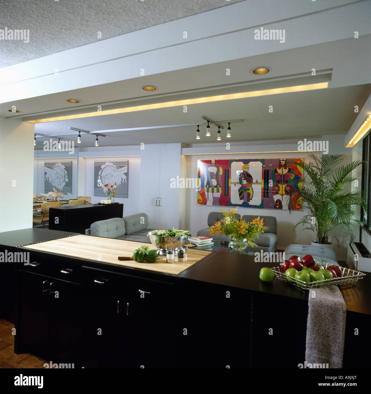 Openplan kitchen and livingroom in eighties American loft conversion ...
