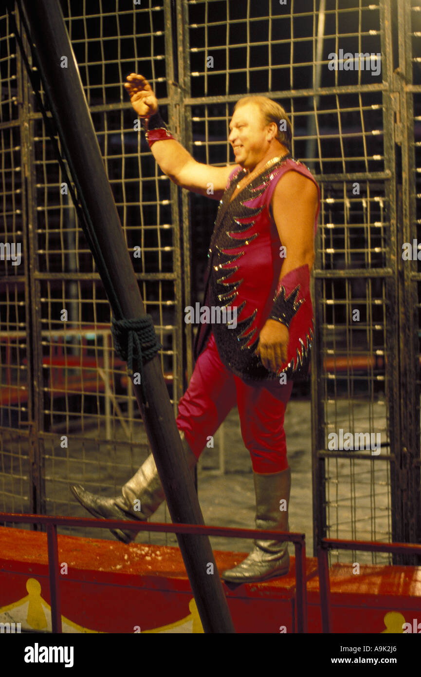 Bentley Bros. Brothers circus owner lion tamer performs performance ...