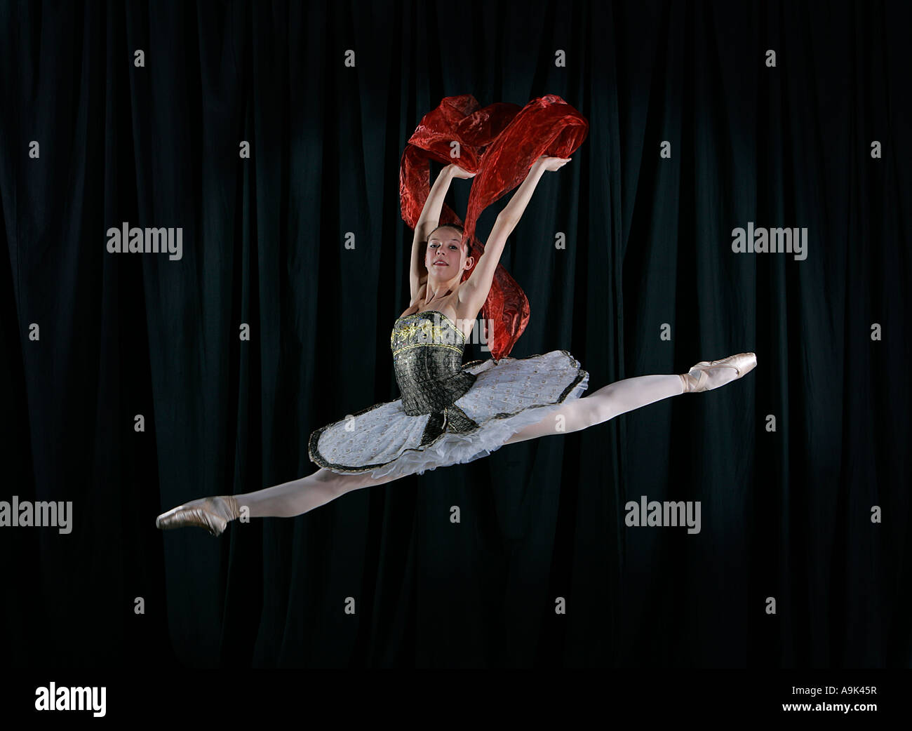 Prima ballerina ballet dancer actress hi-res stock photography and ...