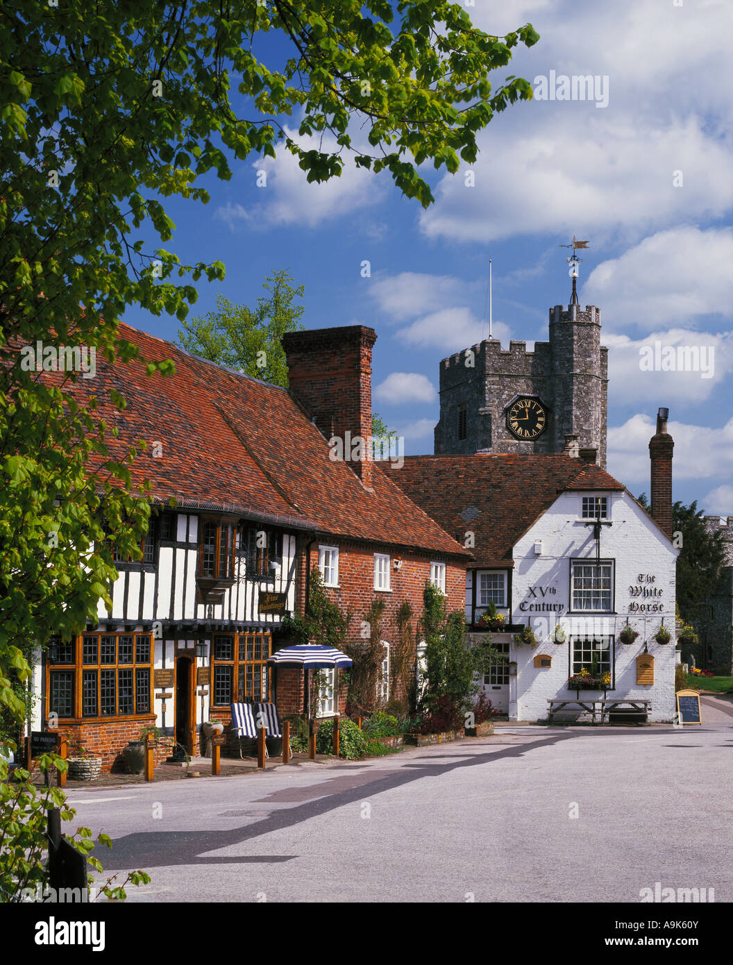 Chilham kent white horse hi-res stock photography and images - Alamy