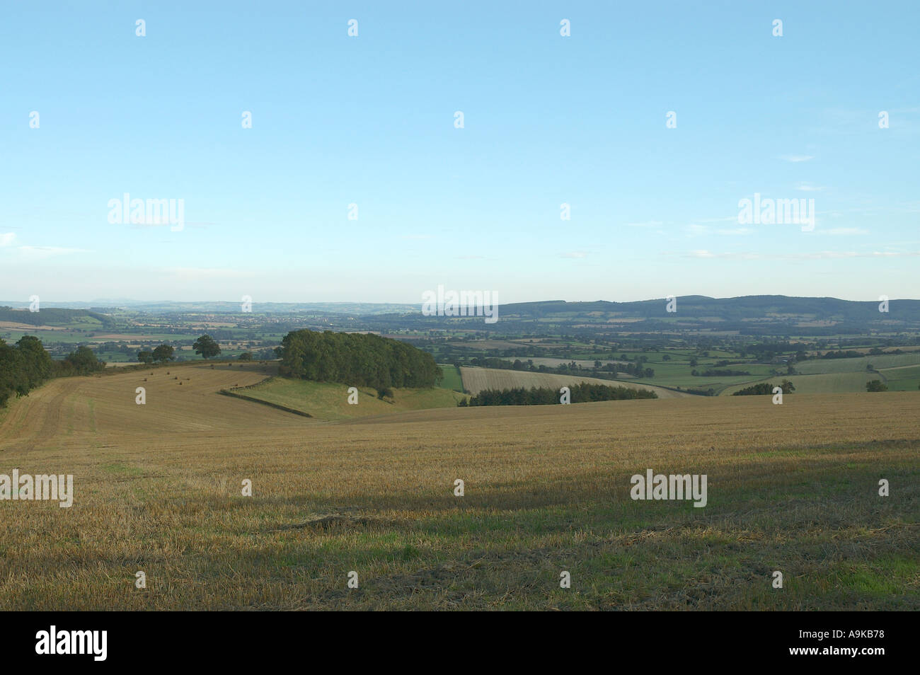 Typical british countryside in the late summer hi-res stock photography ...