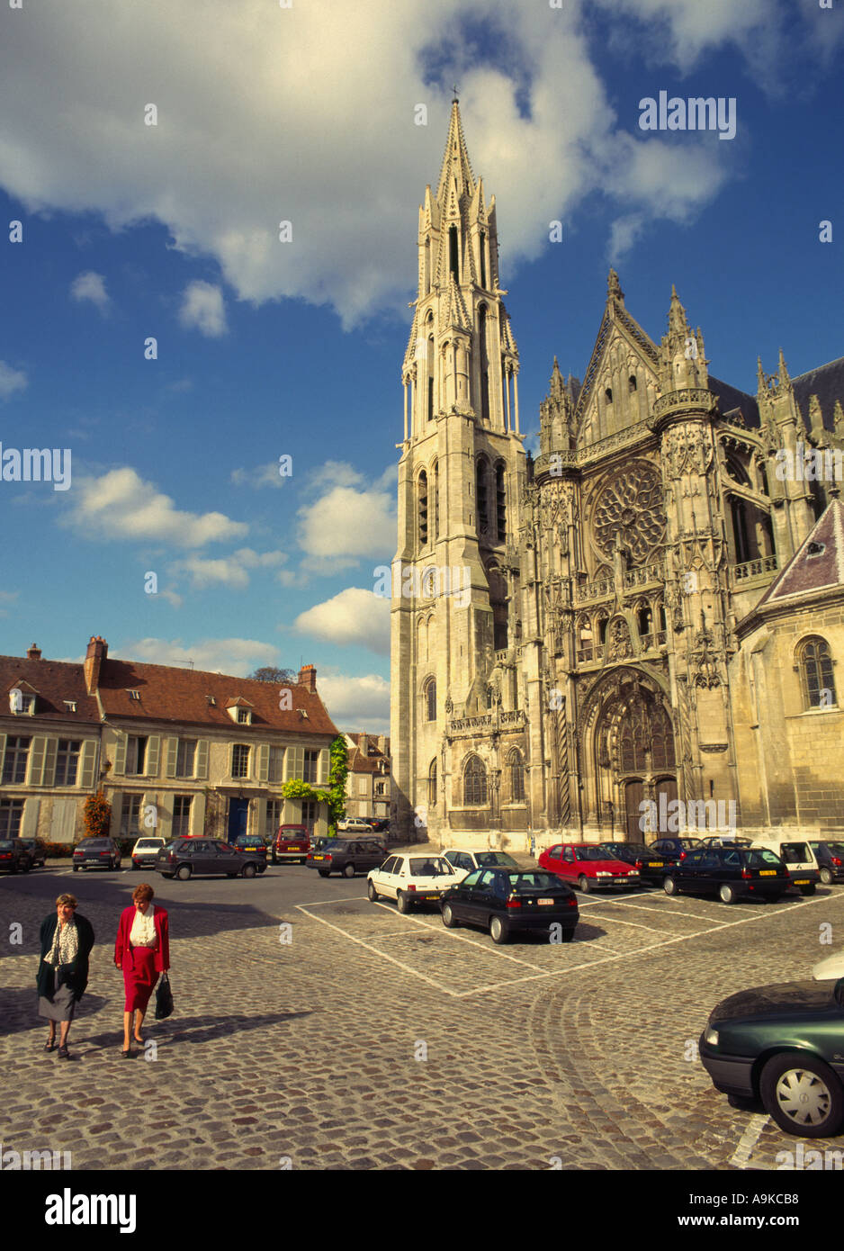 Senlis cathedrale hi-res stock photography and images - Alamy