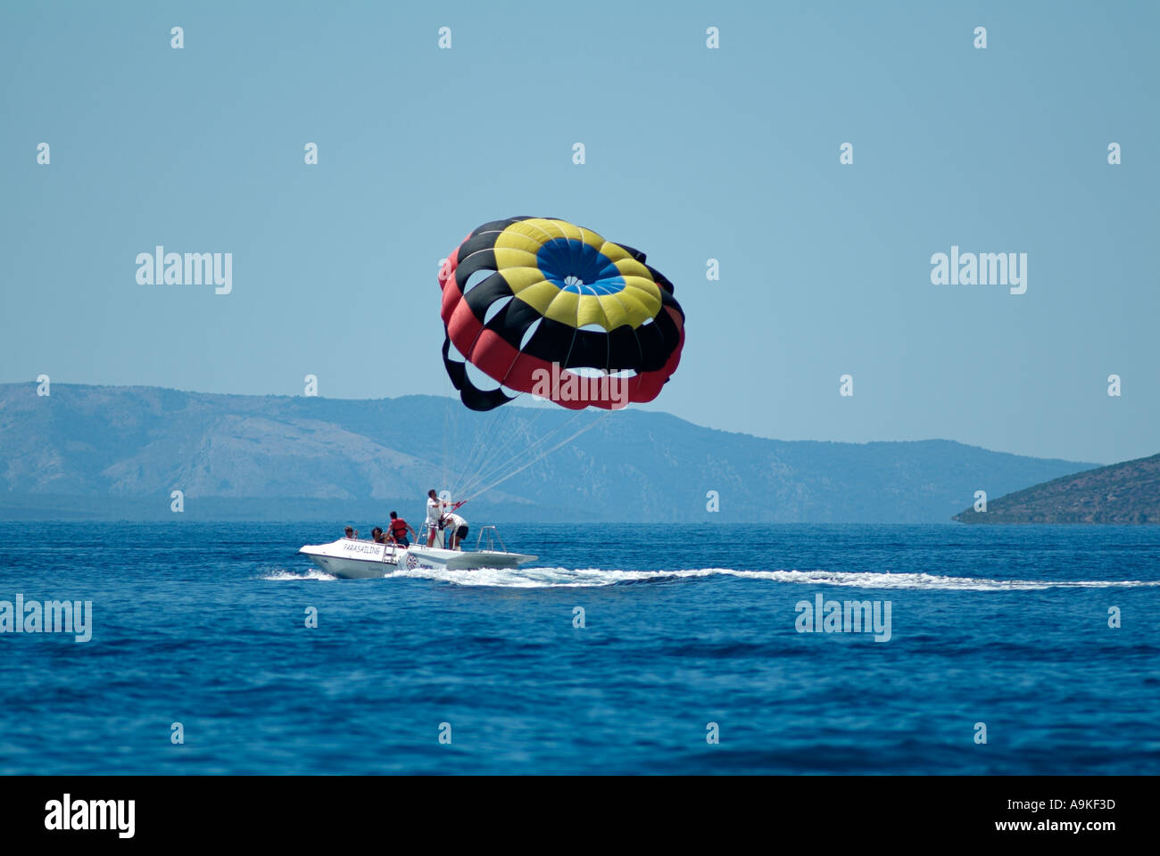 Parasailor hi-res stock photography and images - Alamy